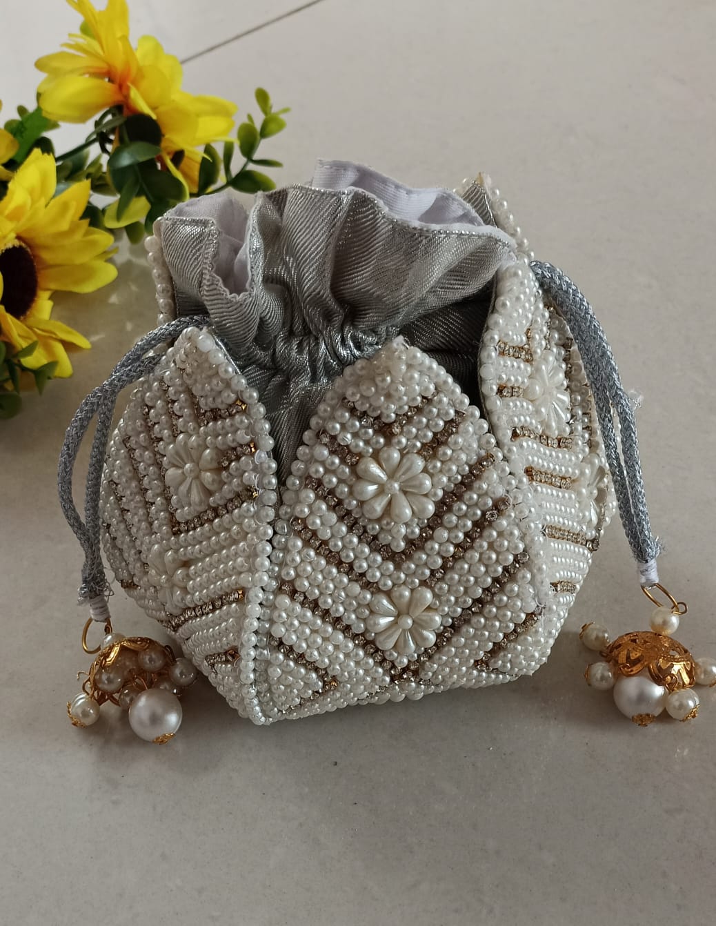 Lotus Potlis – Handicrafts Galleria